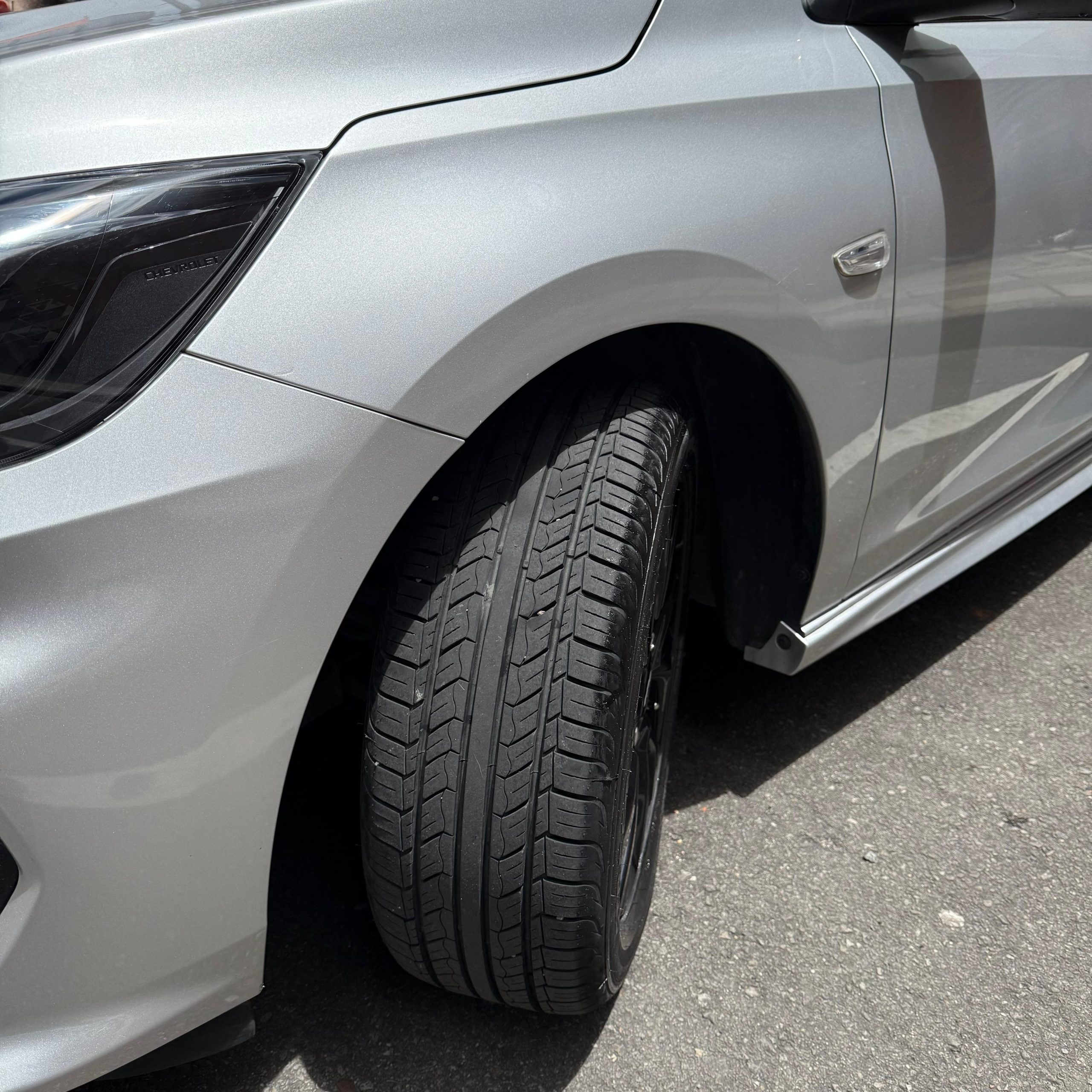 CHEVROLET ONIX RS MT 1000CC 5P T 6AB ABS MODELO 2023 – CONFIANZAUTOS SAS